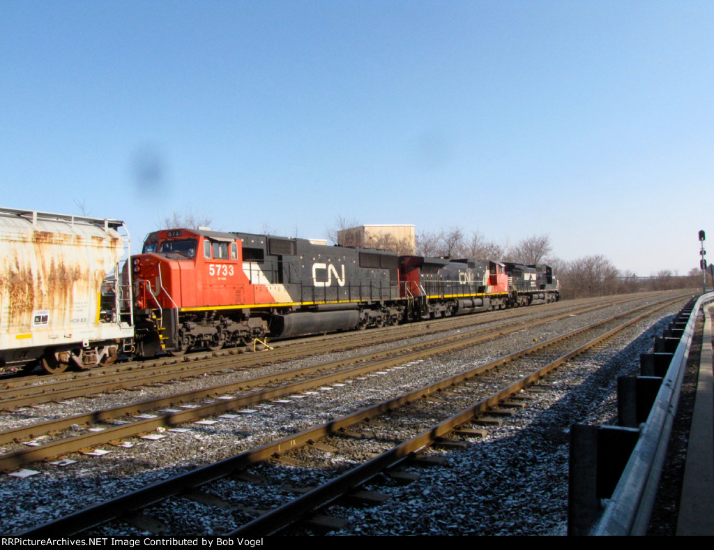 CN 5733 and 2519